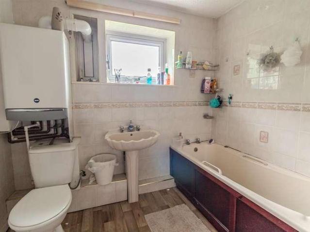 2 bed house for sale