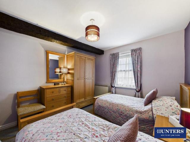 2 bed house for sale