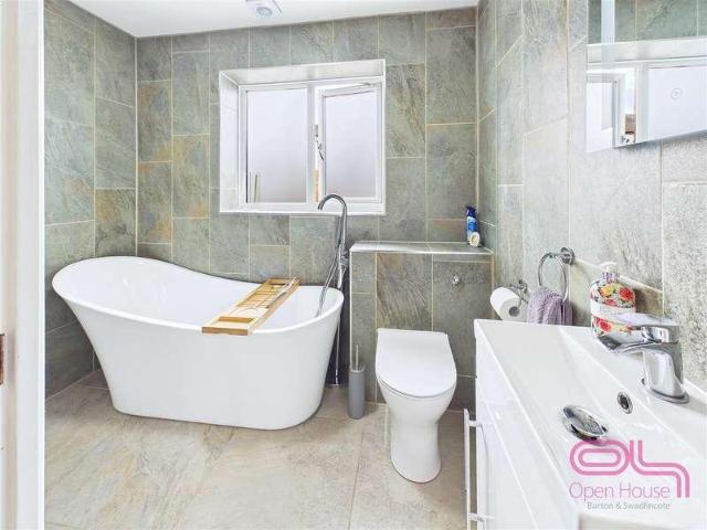 2 bed house for sale