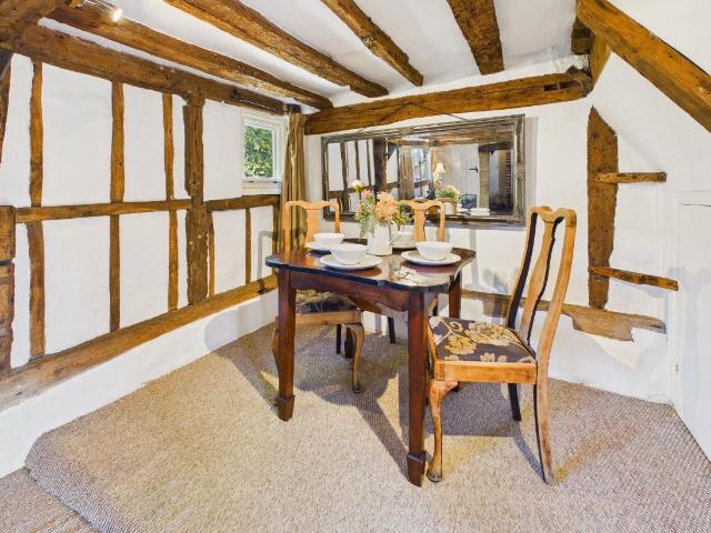 2 bed house for sale