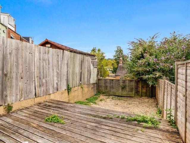 2 bed house for sale