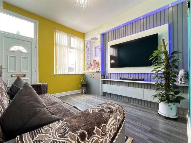 2 bed house for sale