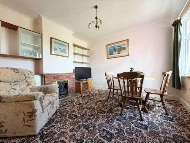 2 bed house for sale