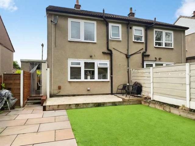 2 bed house for sale