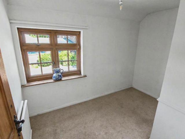 2 bed house for sale