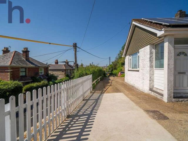 2 bed house for sale
