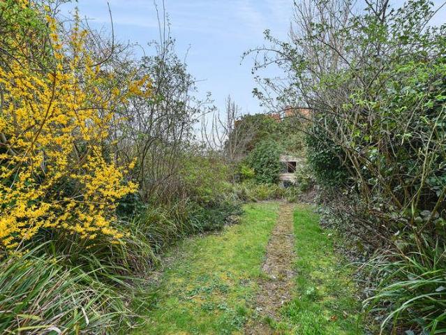 2 bed house for sale