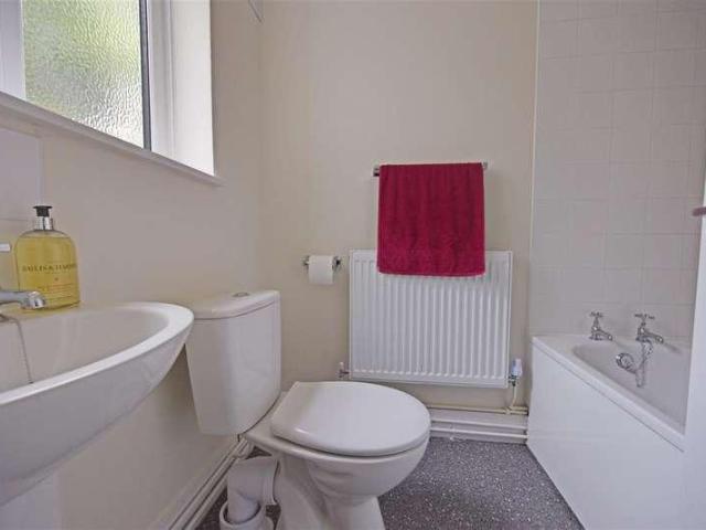 2 bed house for sale