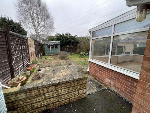 2 bed house for sale