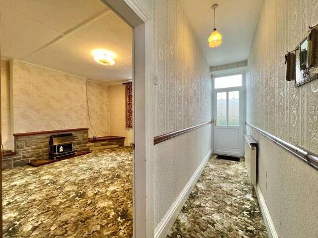 2 bed house for sale