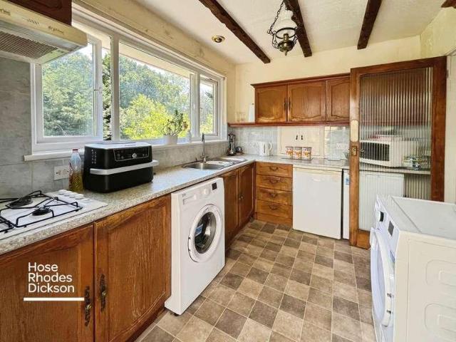 2 bed house for sale