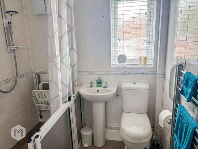 2 bed house for sale