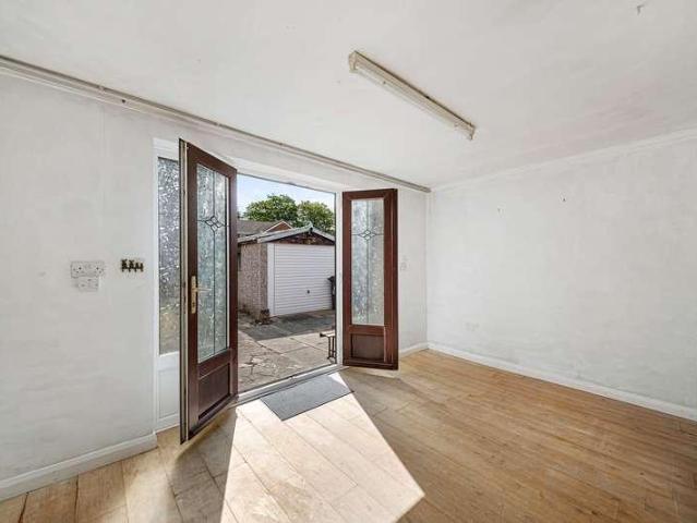2 bed house for sale