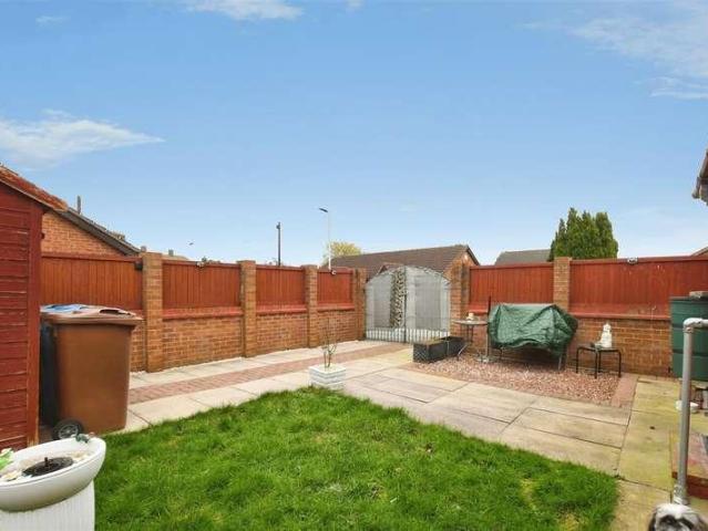 2 bed house for sale