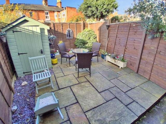 2 bed house for sale