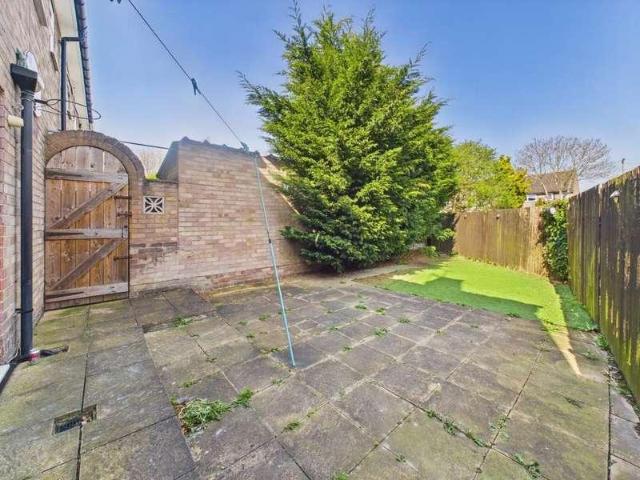 2 bed house for sale