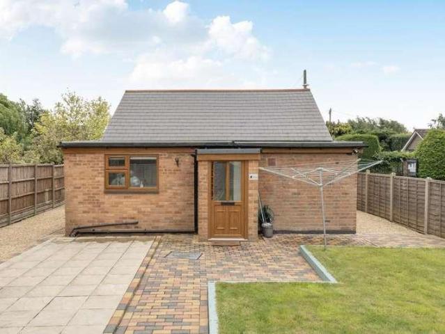 2 bed house for sale