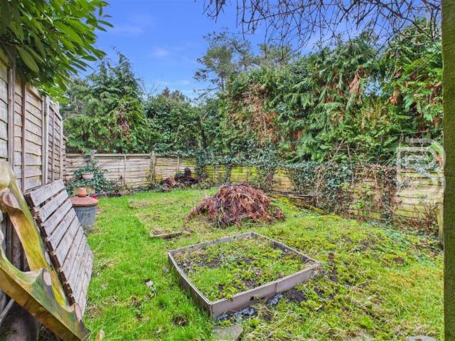 2 bed house for sale