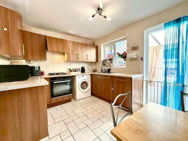 2 bed house for sale