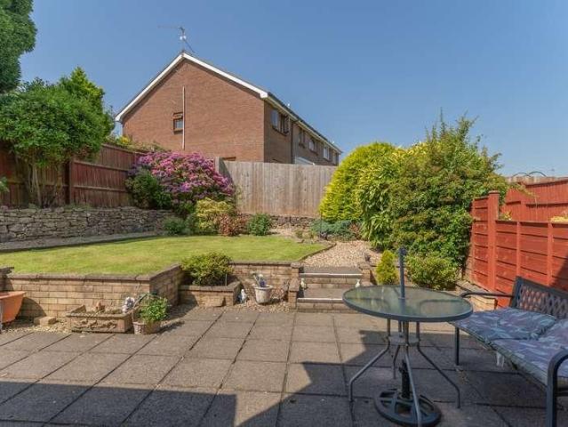 2 bed house for sale