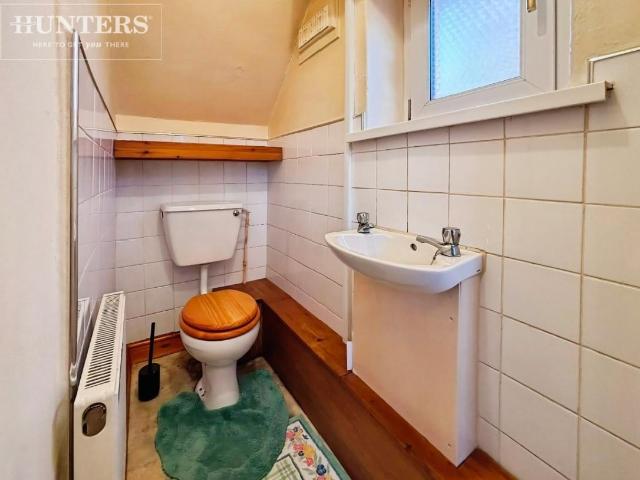 2 bed house for sale