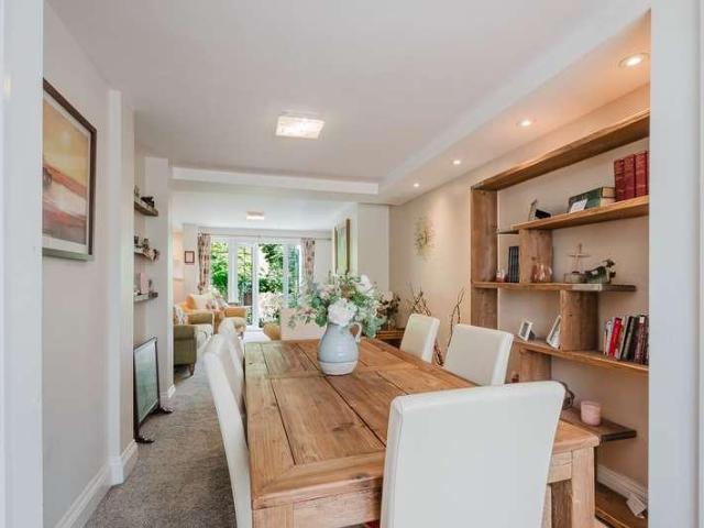 2 bed house for sale