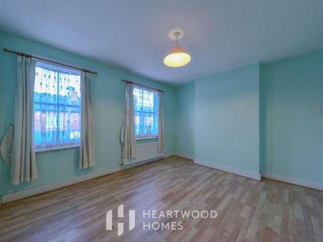 2 bed house for sale