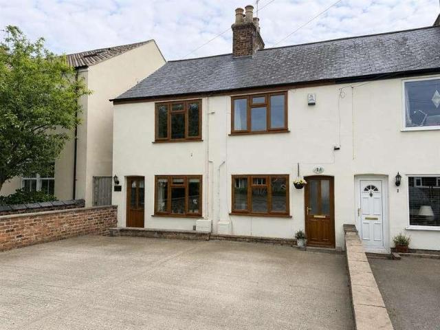 2 bed house for sale