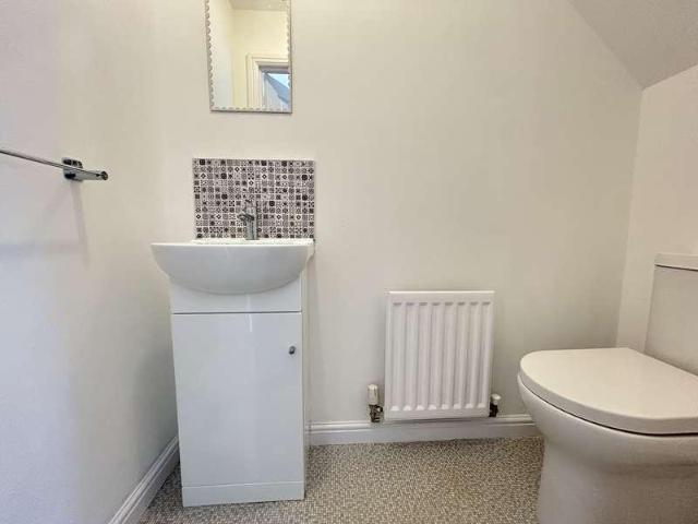 2 bed house for sale