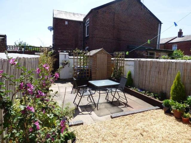 2 bed house for sale