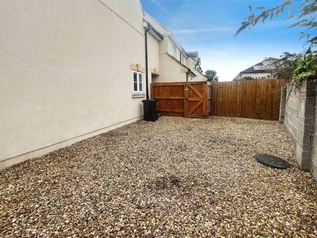 2 bed house for sale