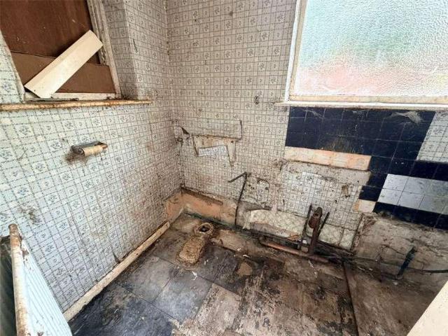 2 bed house for sale