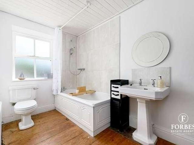 2 bed house for sale