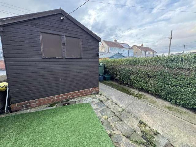 2 bed house for sale