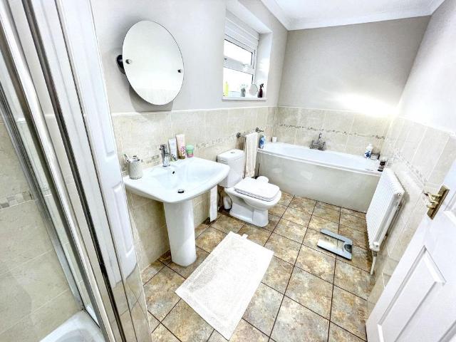 2 bed house for sale