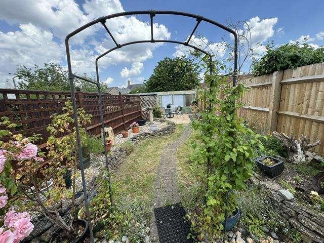 2 bed house for sale