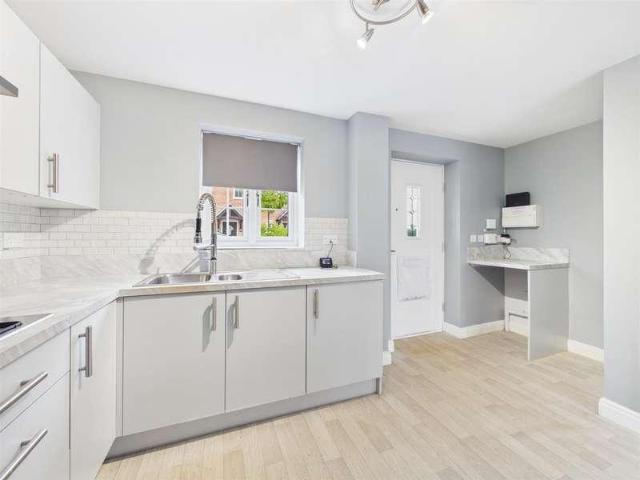 2 bed house for sale