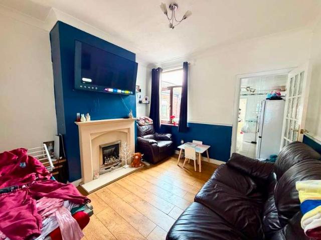 2 bed house for sale