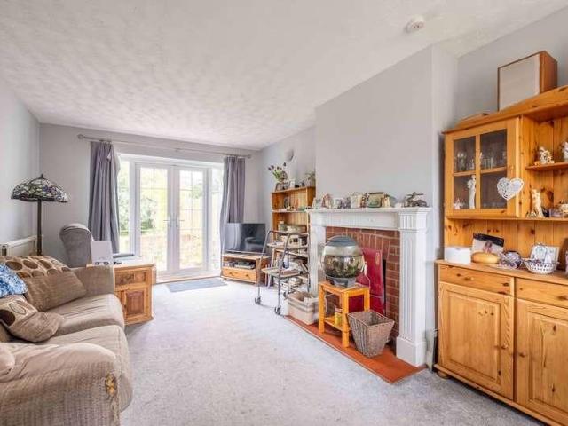2 bed house for sale
