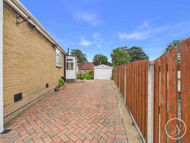 2 bed house for sale
