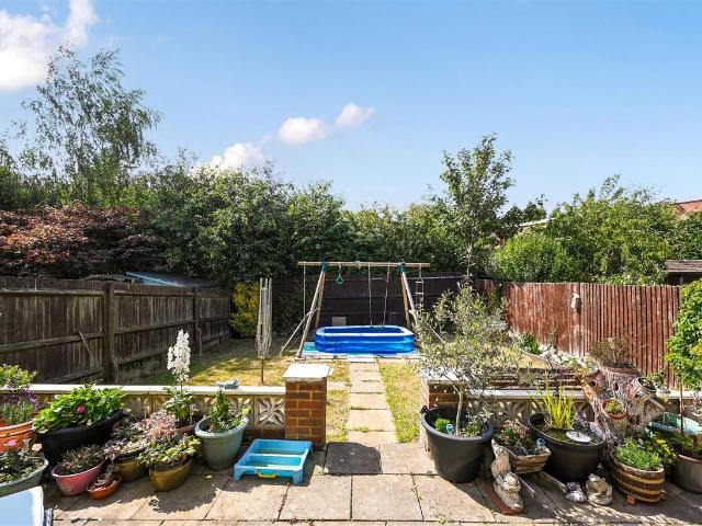 2 bed house for sale