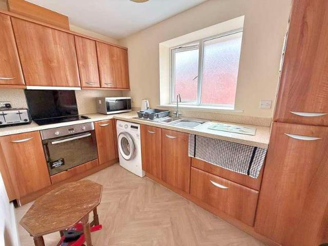 2 bed house for sale