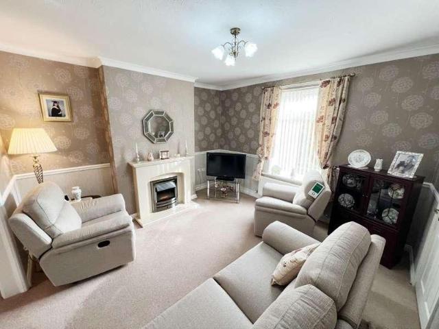 2 bed house for sale