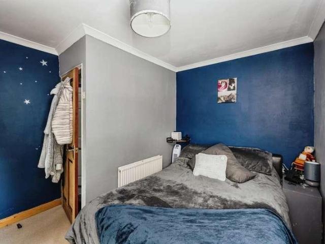 2 bed house for sale
