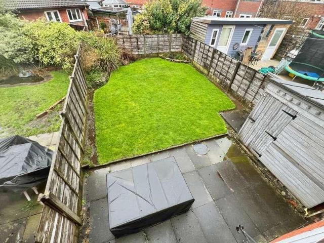 2 bed house for sale
