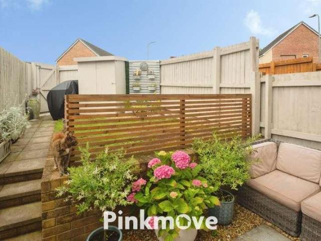 2 bed house for sale