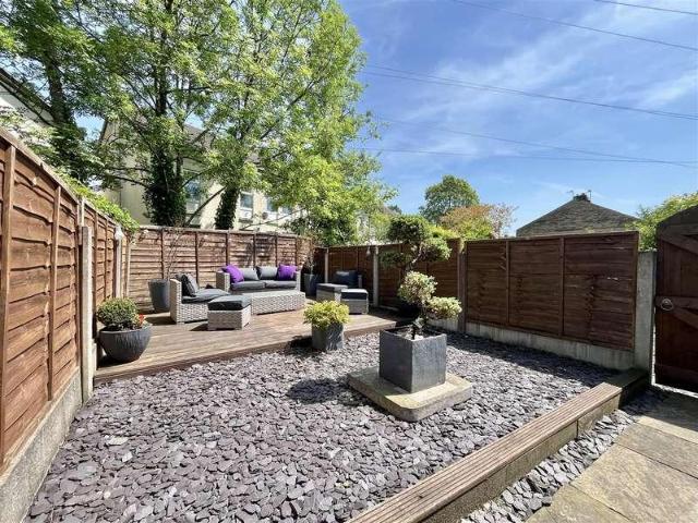 2 bed house for sale