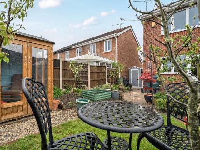 2 bed house for sale