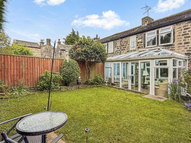 2 bed house for sale