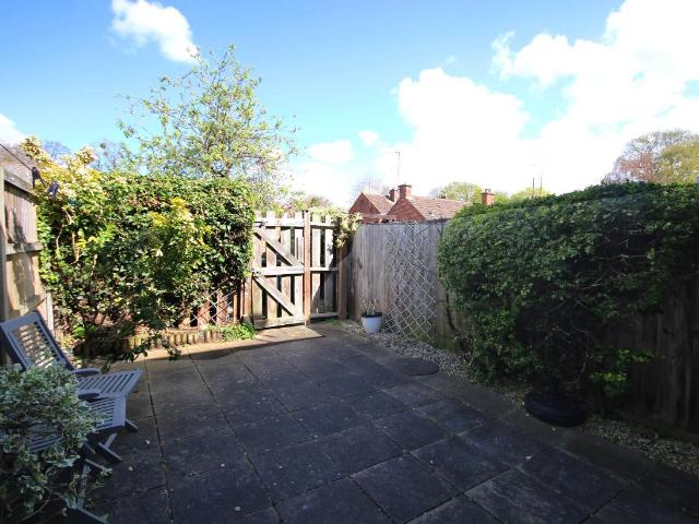 2 bed house for sale